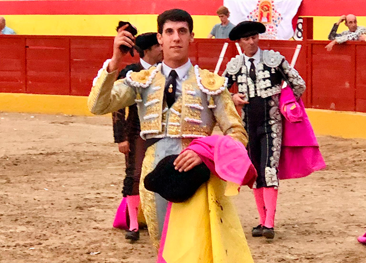 Otros festejos: Triunfos de Calerito, Víctor Hernández, Jesús de la ...